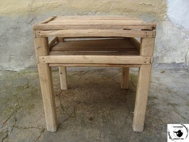 Kürsü / Nilüfer Zontul Aktaş – DergiZan